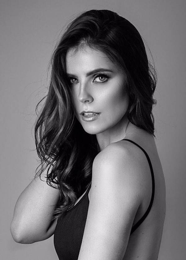 Débora Silva - Vitrine Mega Model